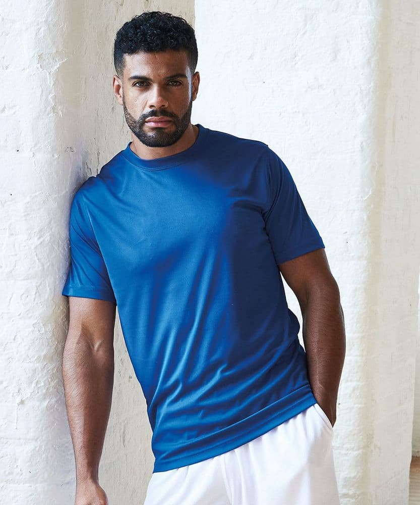 Cool smooth T with front logo