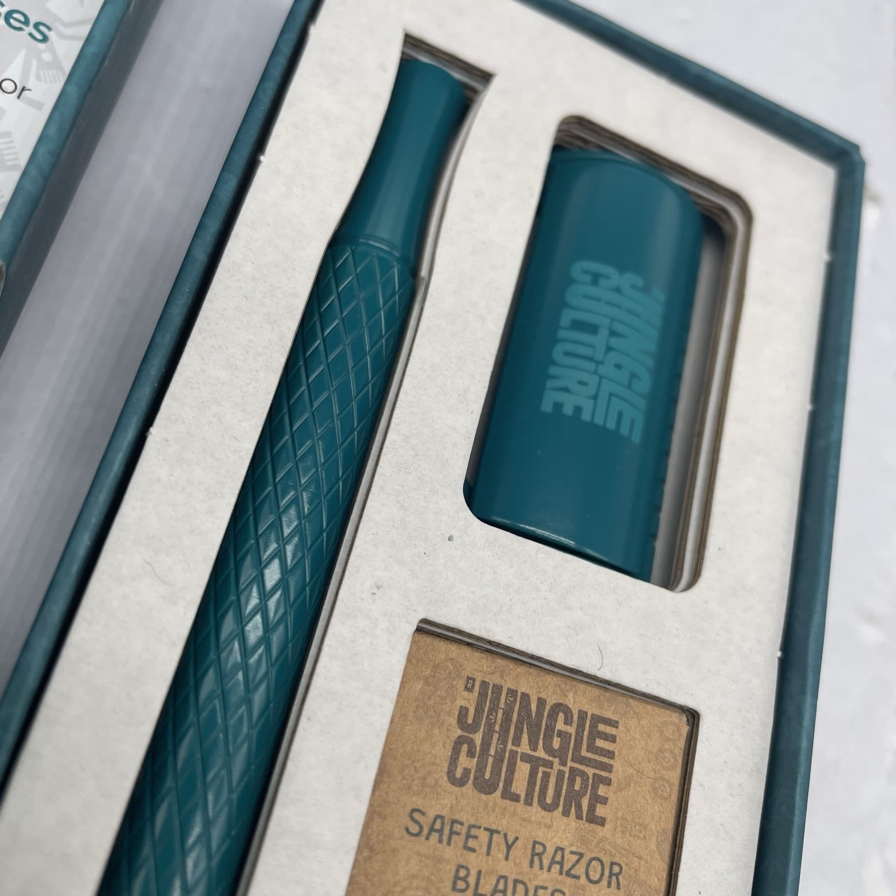 Jungle Culture Metal Safety Razor with 10 blades - Teal