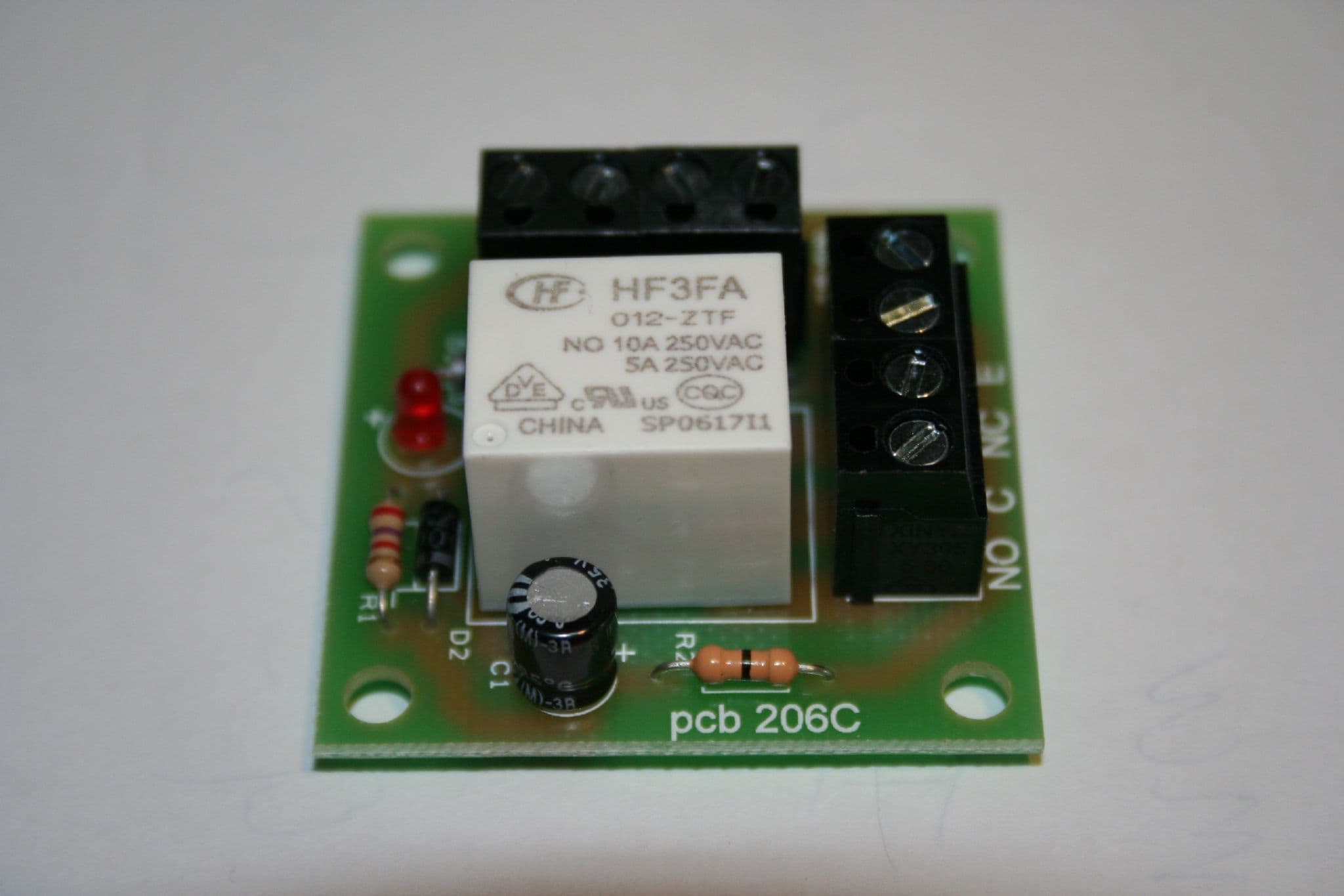Mini relay board 12v ac/dc