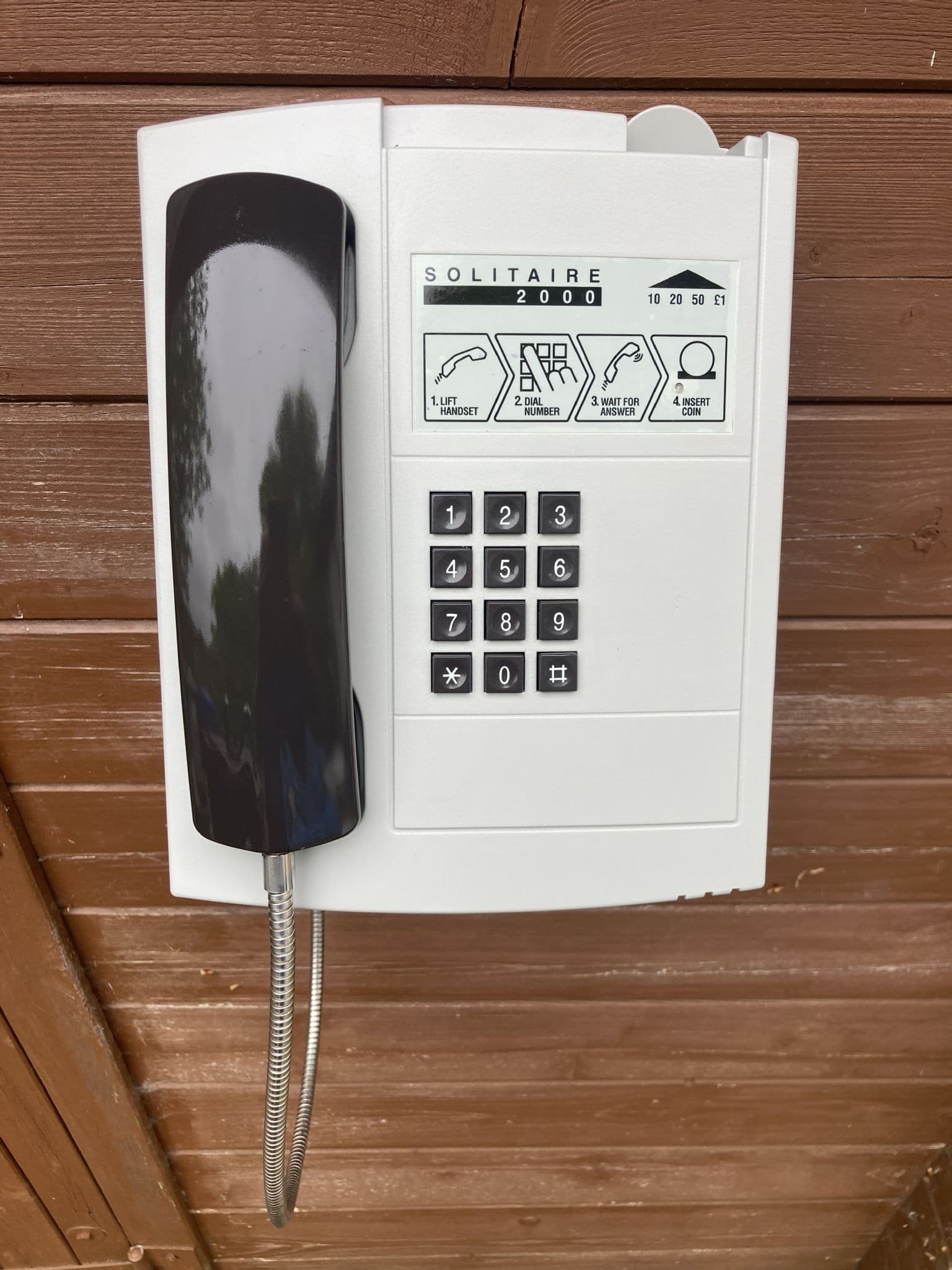 Solitaire 2000 with Armoured handset wall mounted only