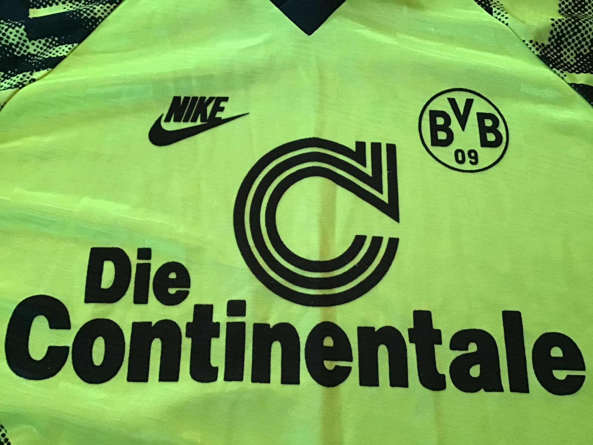 Classic Football Shirts | 1992 Borussia Dortmund Old Vintage Soccer jerseys