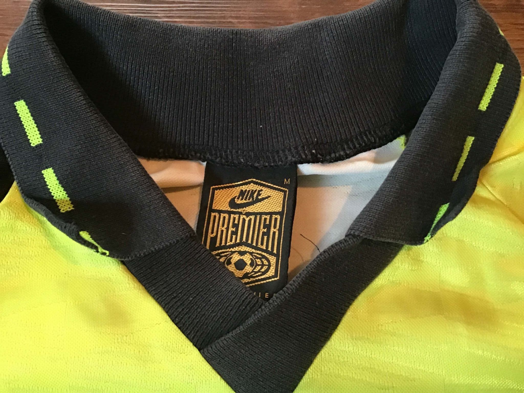 Classic Football Shirts | 1992 Borussia Dortmund Old Vintage Soccer jerseys