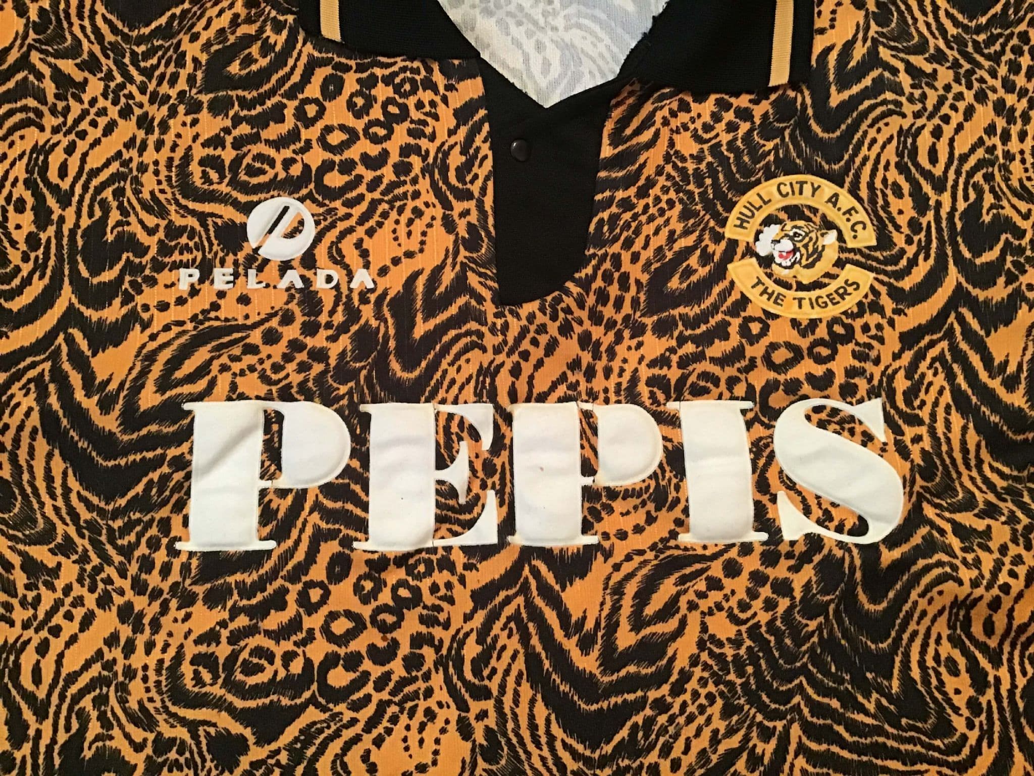 Classic Football Shirts | 1993 Hull City Vintage Old Soccer Jersey