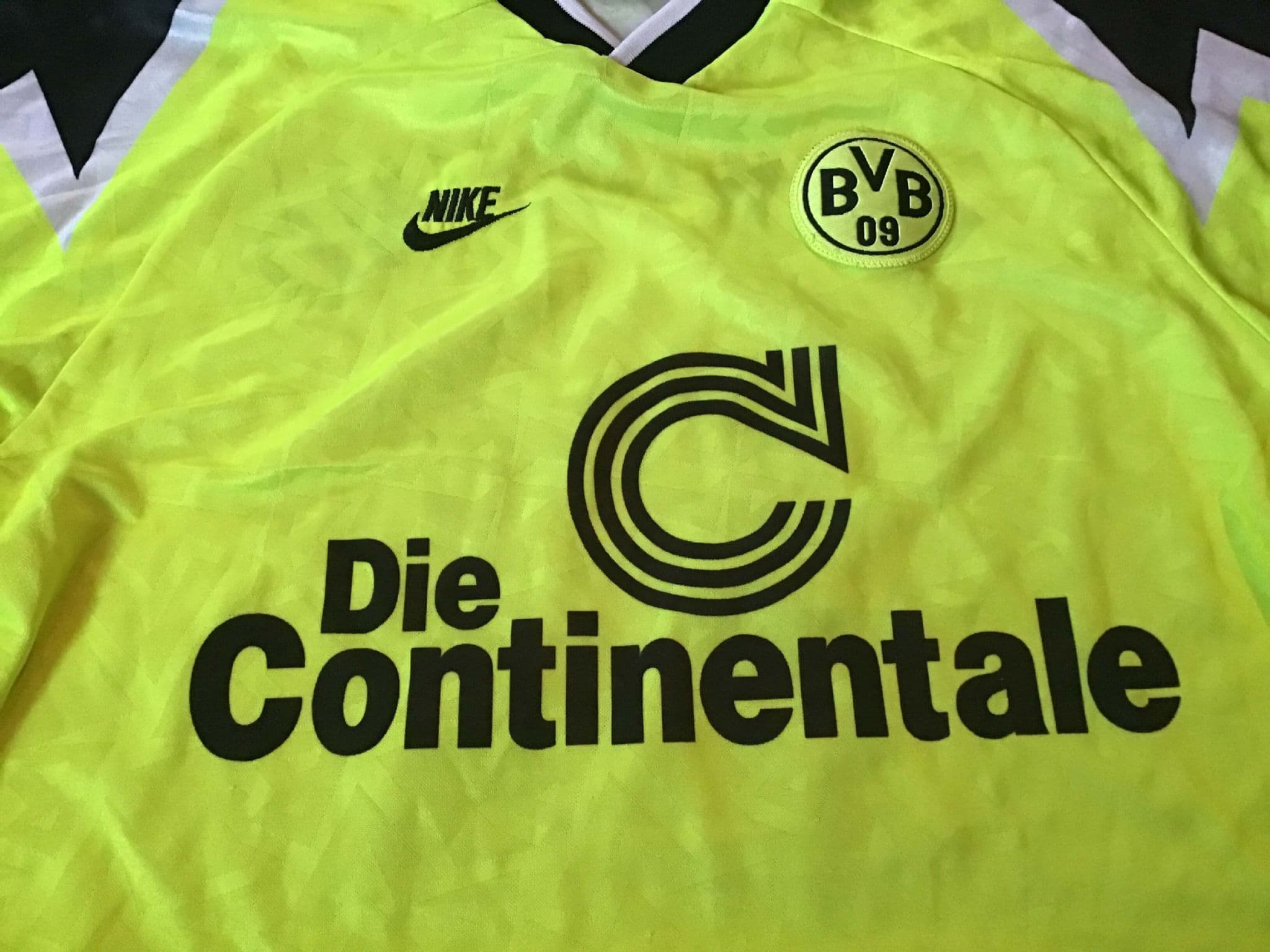 Classic Football Shirts | 1995 Borussia Dortmund Old Vintage Soccer jerseys