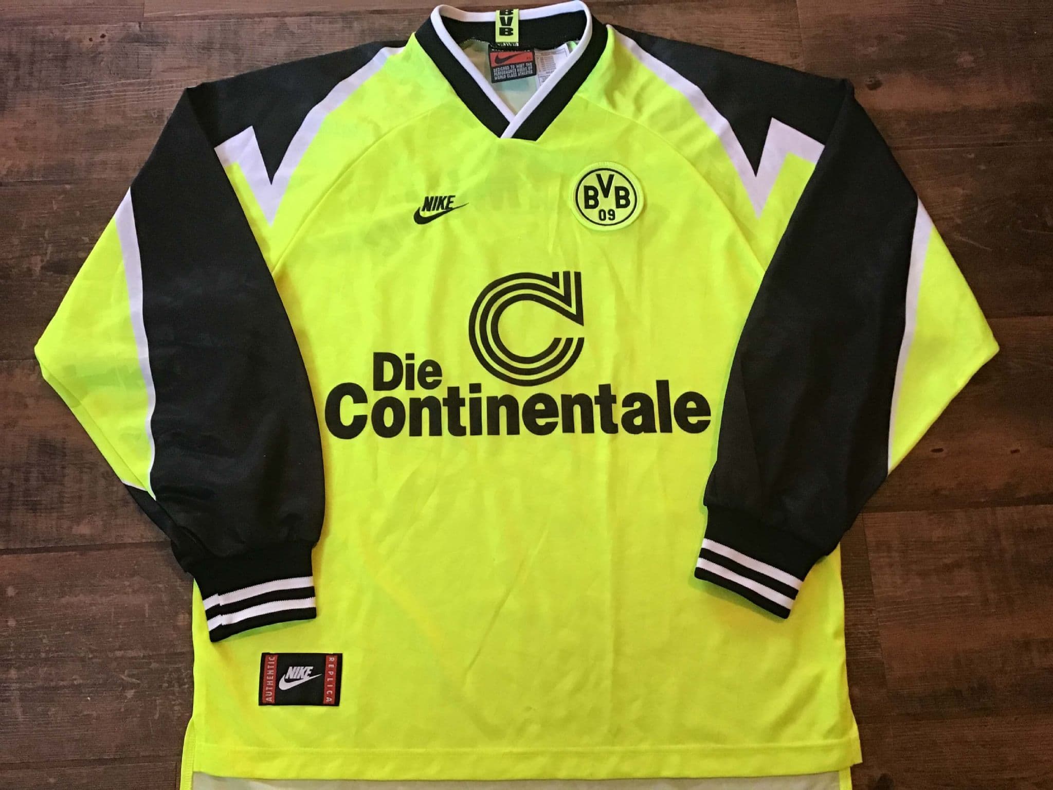 Classic Football Shirts | 1996 Borussia Dortmund Old Vintage Soccer jerseys
