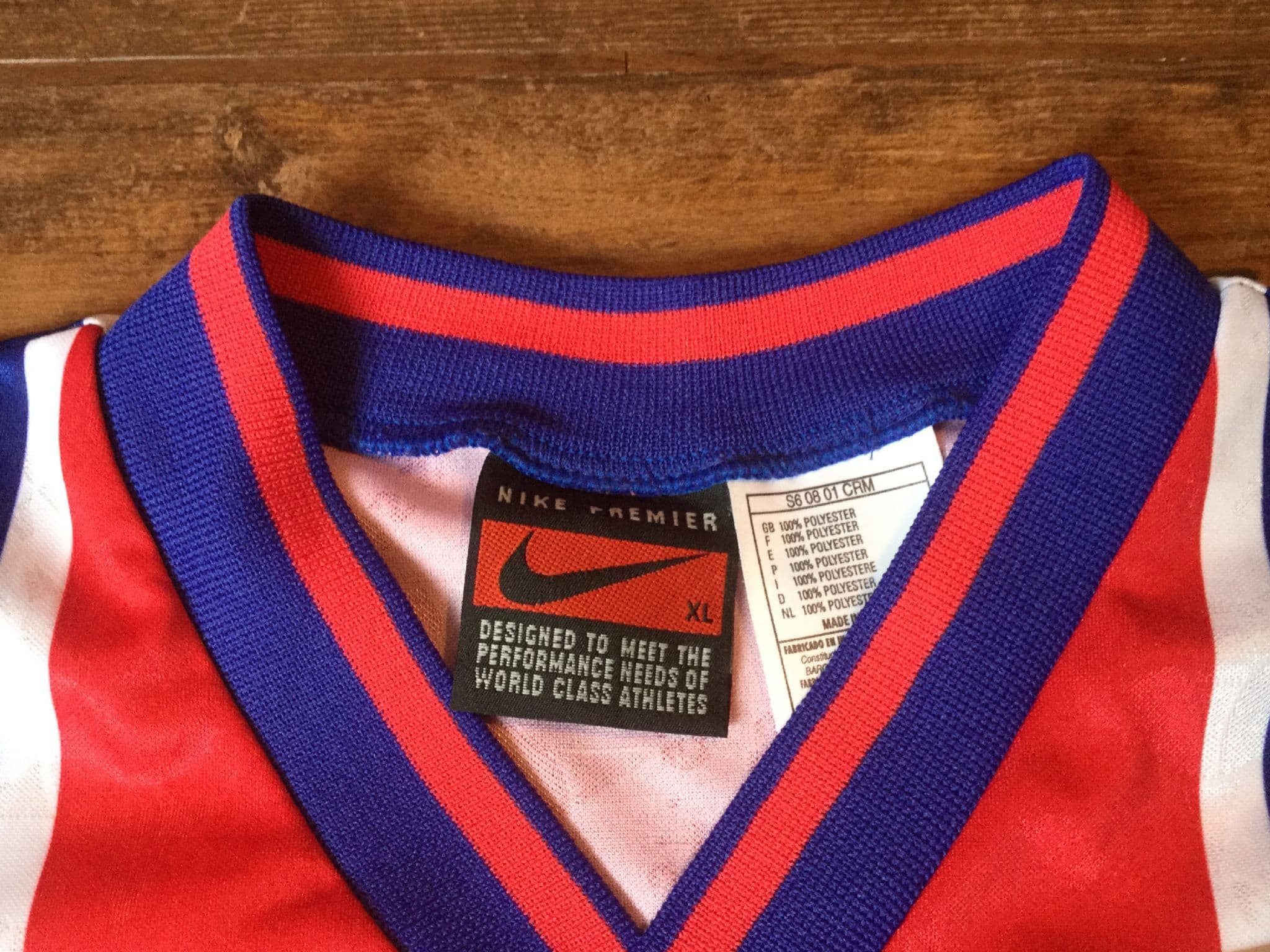 Global Classic Football Shirts | 1995 PSG Old Vintage Soccer Jerseys
