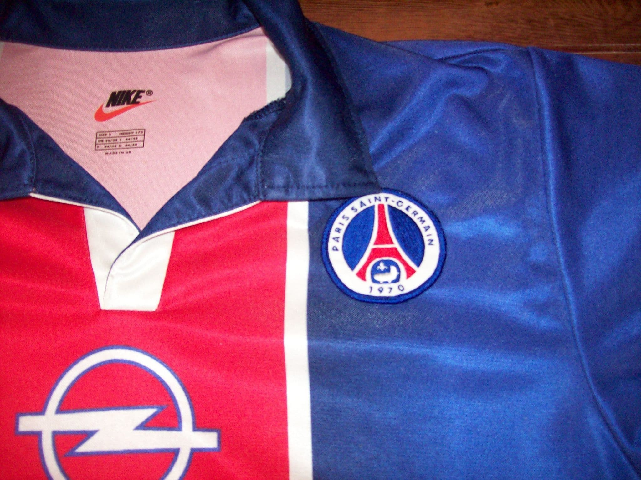 Global Classic Football Shirts | Retro Old Vintage Soccer Jersey PSG 1998