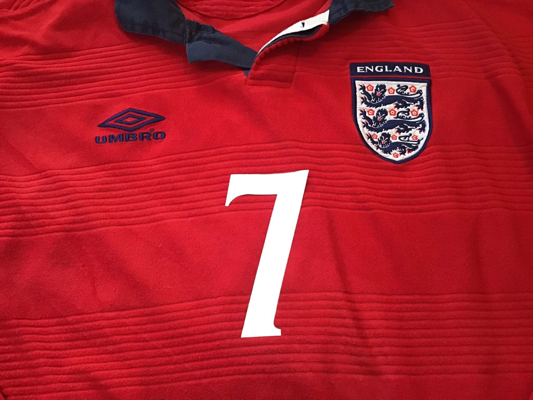 Classic Football Shirts | 2000 England Vintage Old Jerseys