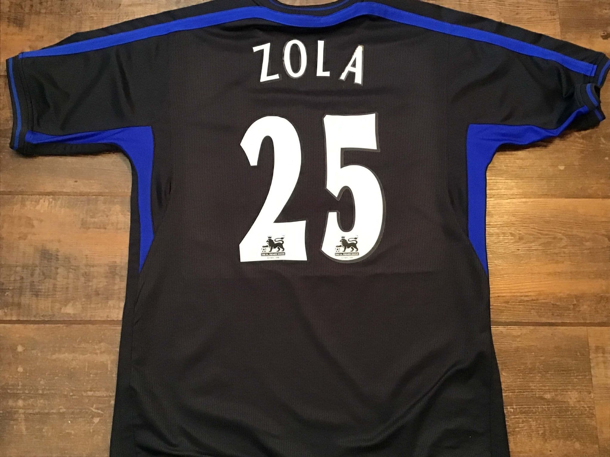 Classic Football Shirts | 2002 Chelsea Vintage Old Jerseys