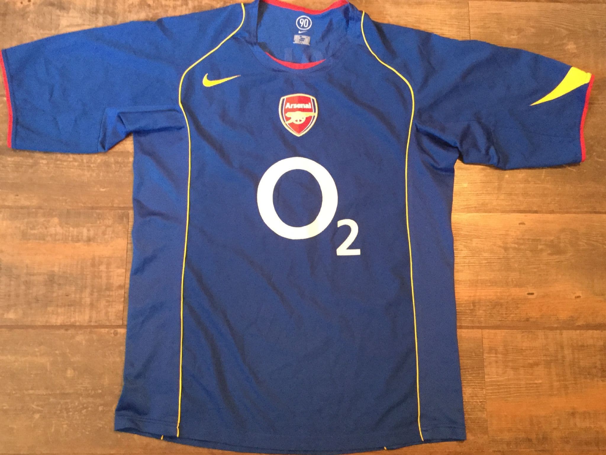 Global Classic Football Shirts | 2004 Arsenal Vintage Old Soccer Jerseys