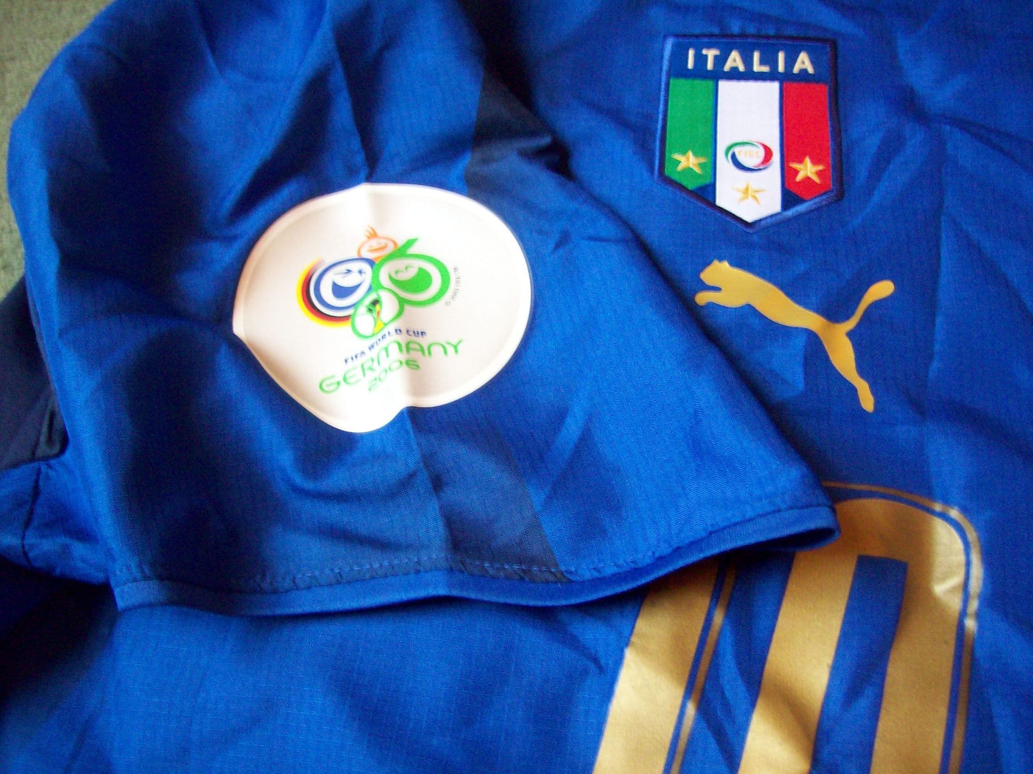 Global Classic Football Shirts : 2006 Italy Totti World Cup : Old ...