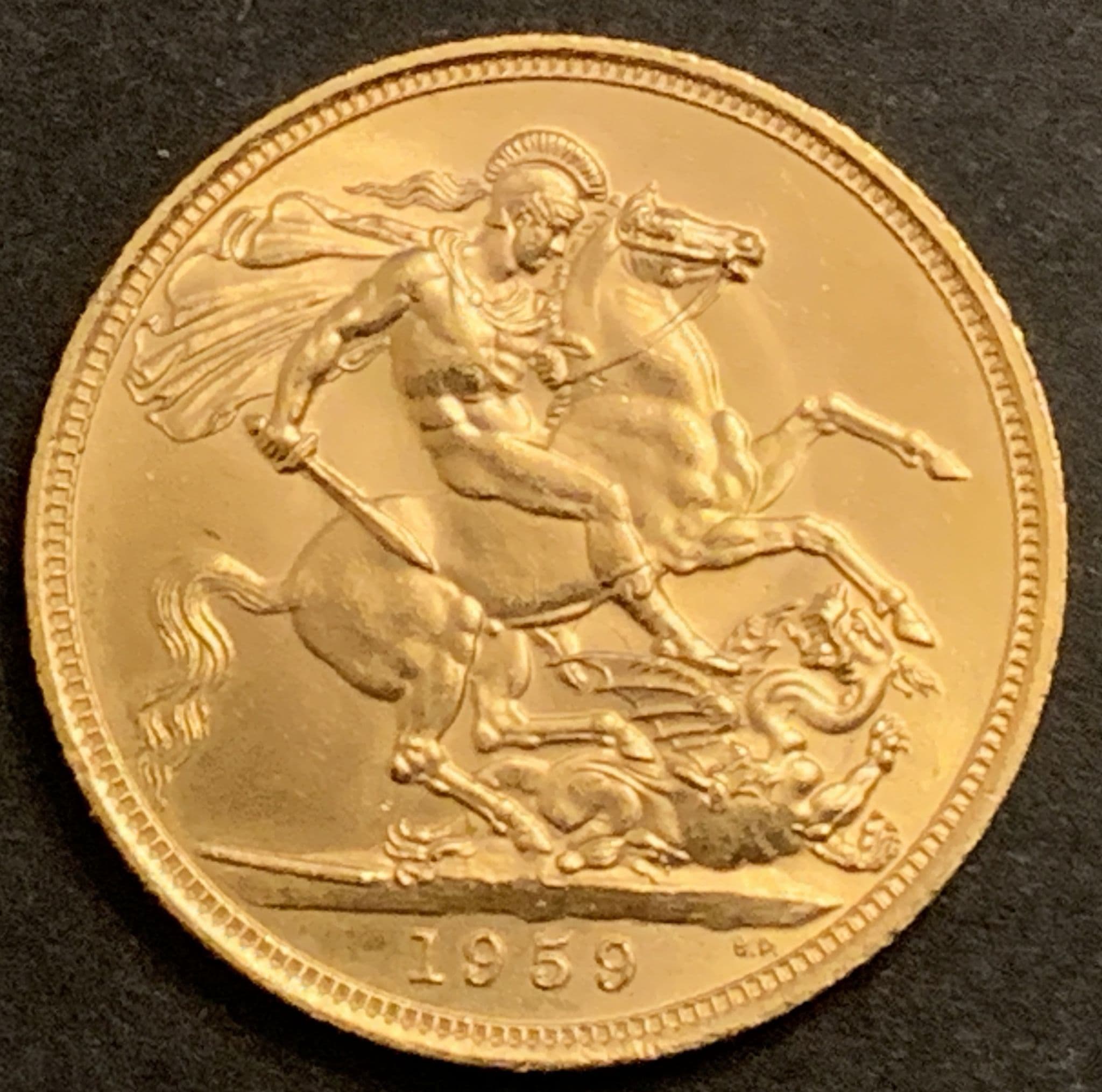 1959 Full Gold Sovereign in a Luxury Wooden Case