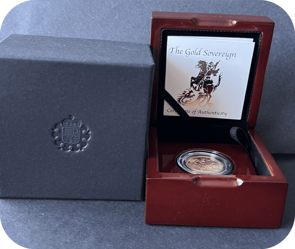 2026 Yellow Gold Full Sovereign in a Luxury Wooden Case