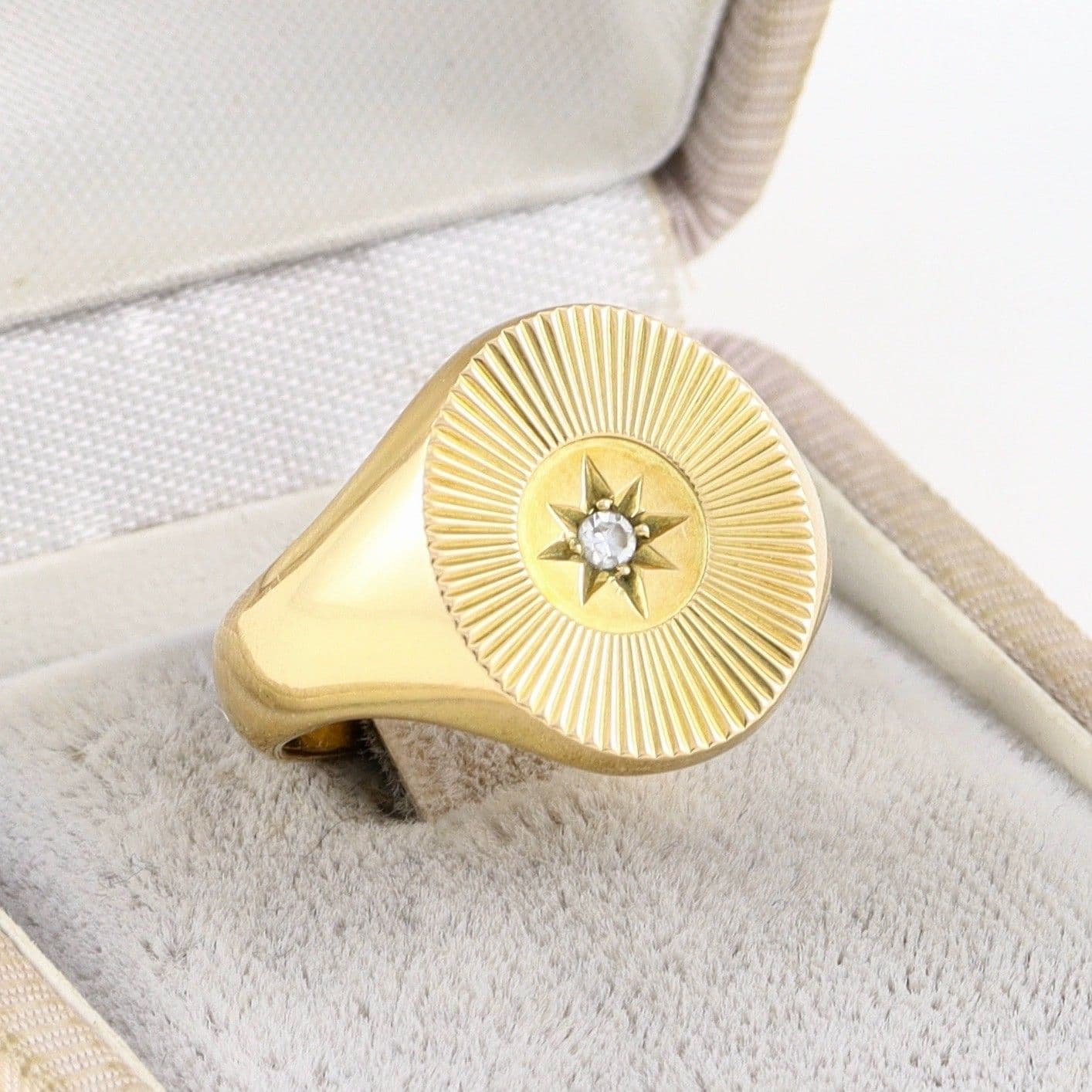Vintage 18Ct Gold And Solitaire Diamond Signet Ring by Bravingtons 12 5g