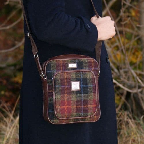 Gents Authentic Harris Tweed Travel Bag in Rust Check Brand New
