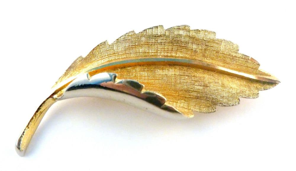 Vintage Textured Gold Tone Leaf Brooch By Jewelcraft