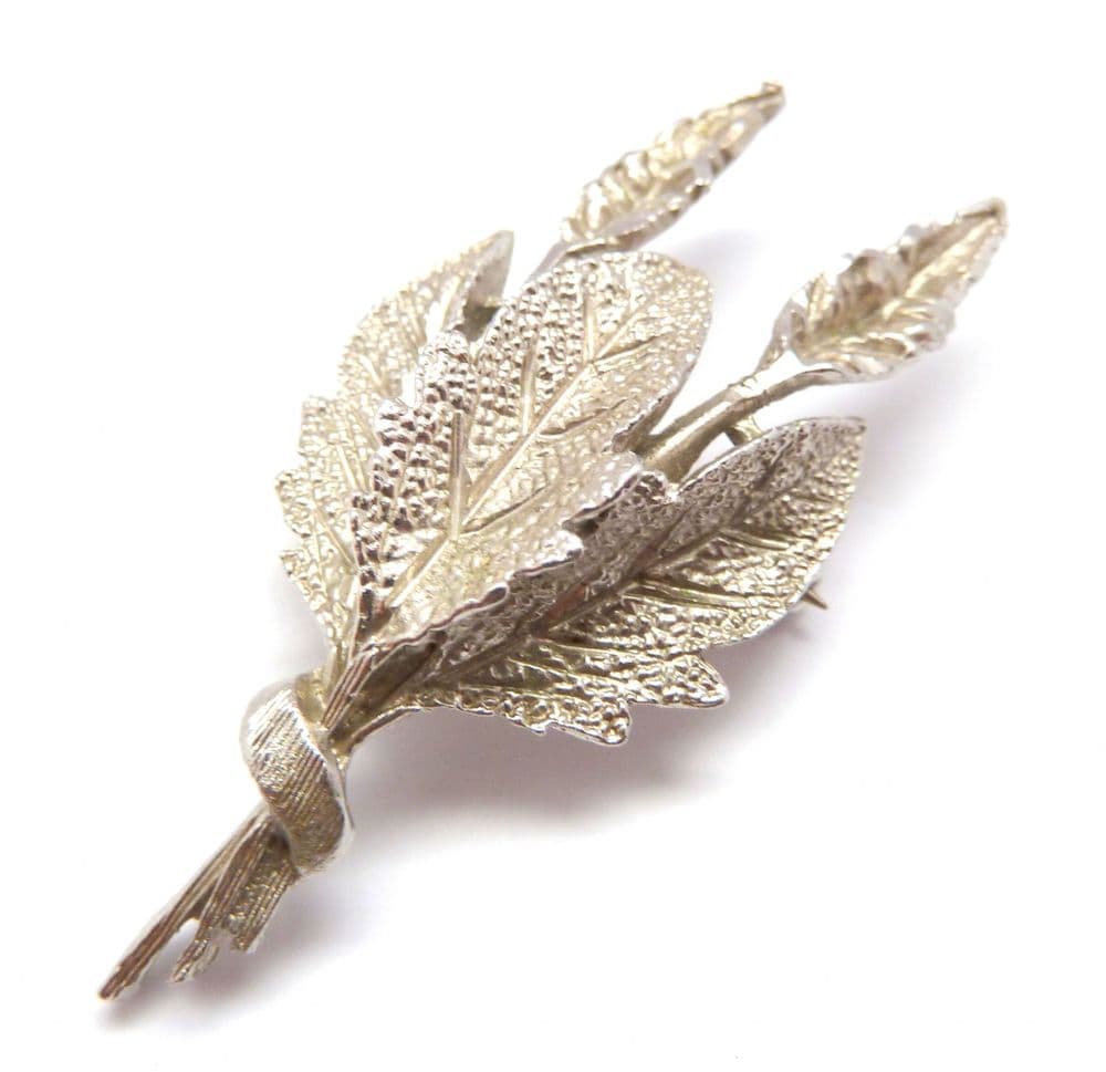 Vintage Textured Leaf Design Brooch