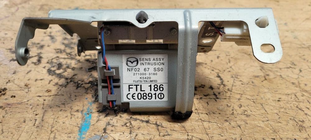 MAZDA MX5 MK3 NC 2005 - 2015 - ALARM SENSOR MODULE / CONTROL UNIT NF02 ...