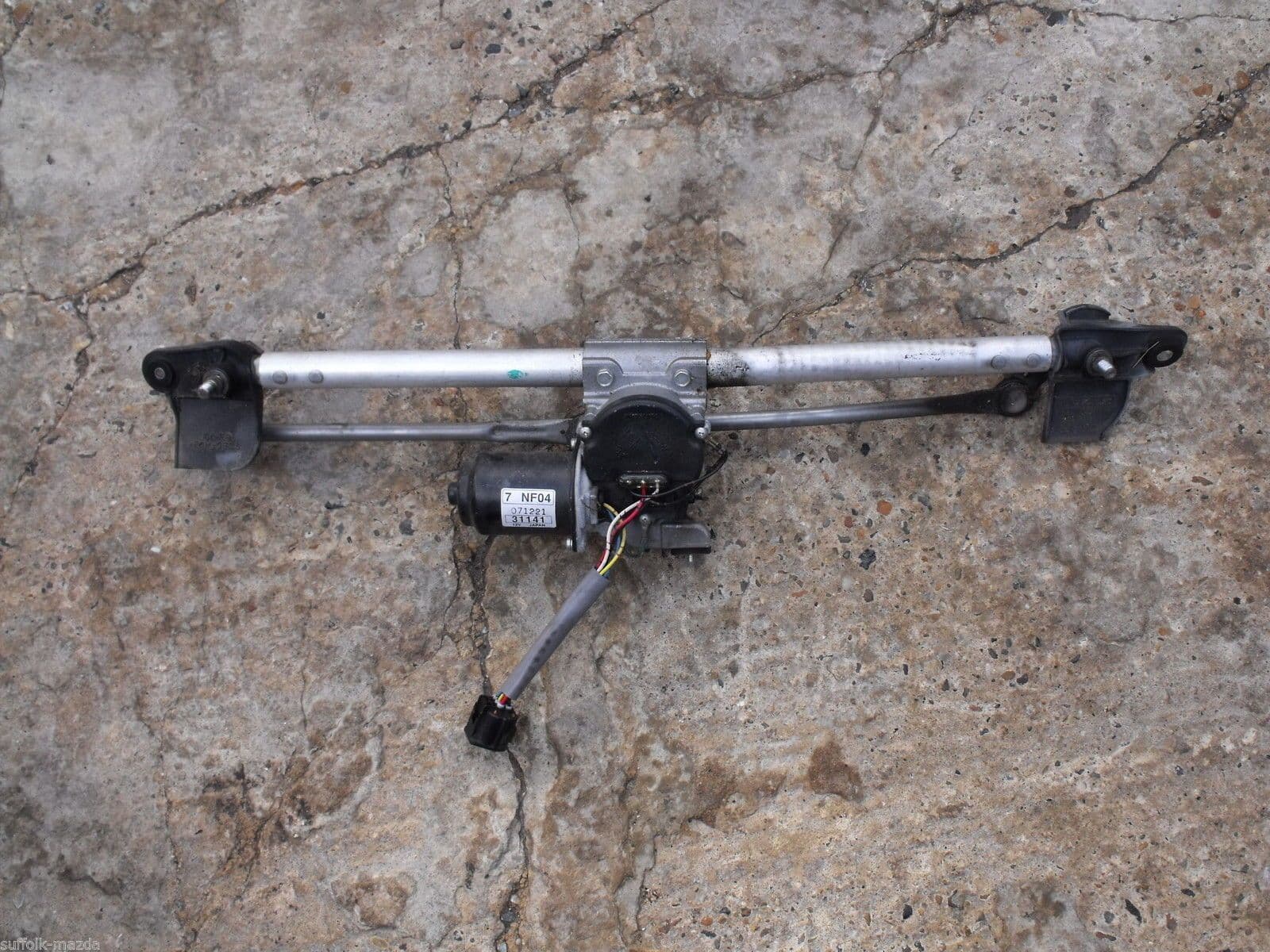 MAZDA MX5 MK3 NC 2005 - 2015 WINDSCREEN WIPER MOTOR SPINDLE ASSEMBLY