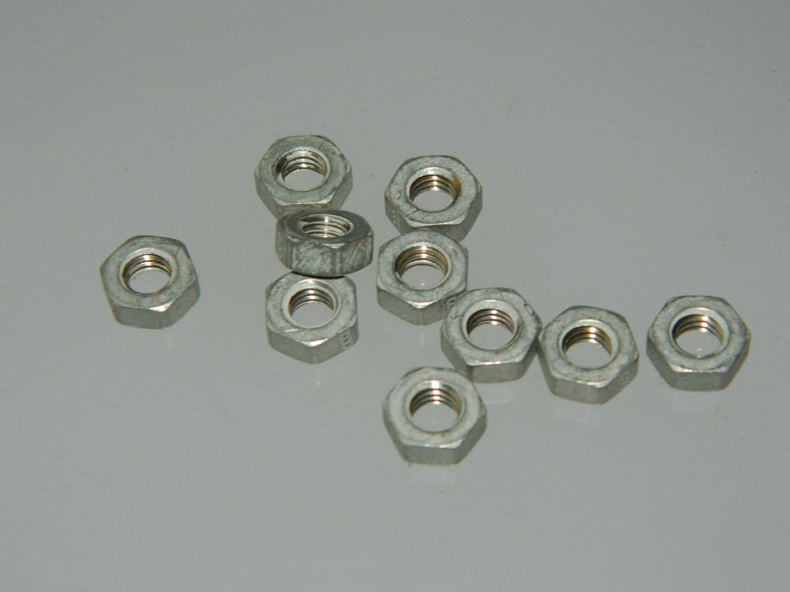 10 x 10-32 UNF Nuts Full Hex Aluminium Part N126468 B12