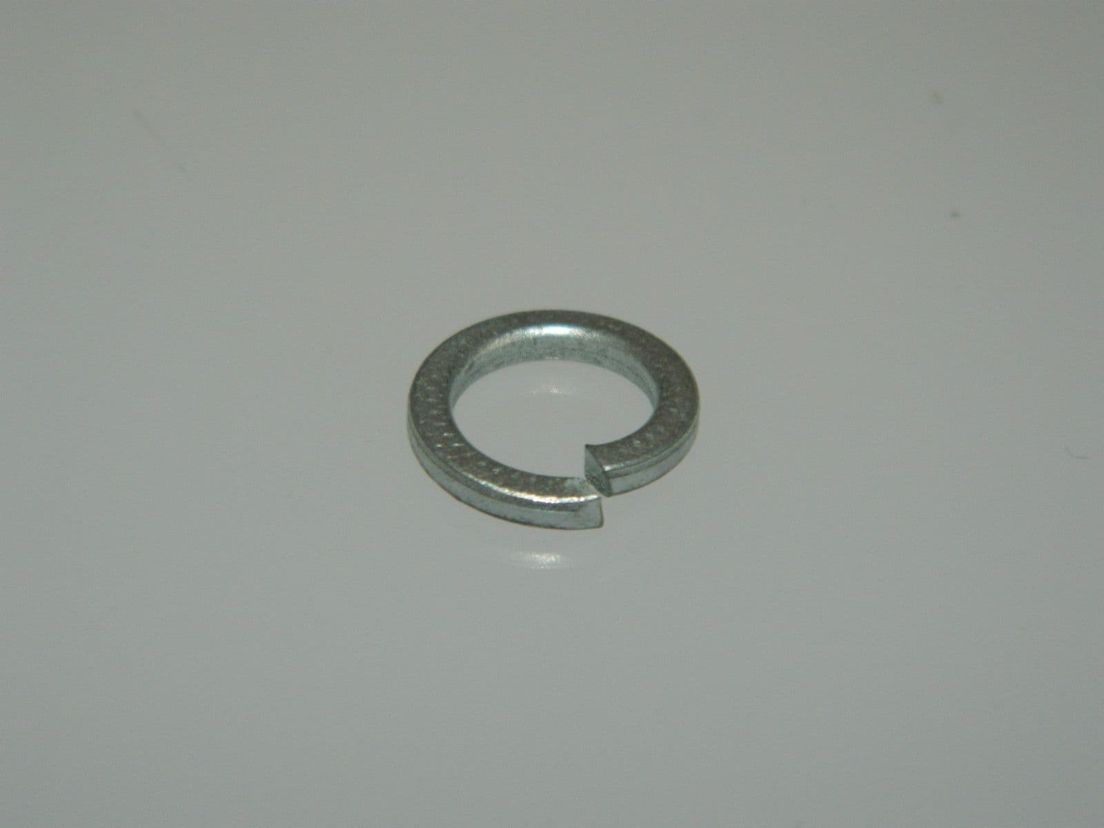 10 x M8 Spring Washer Single Coil Steel Outside Diameter 12mm R1