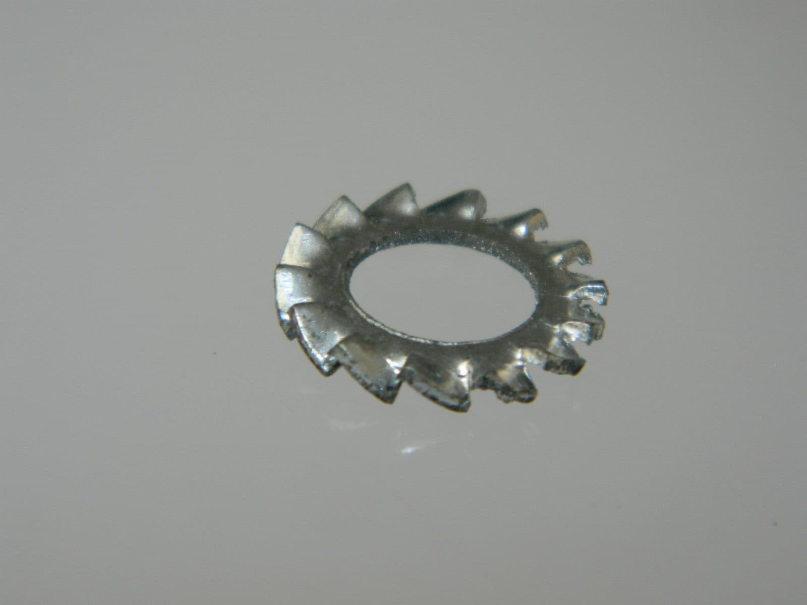 100 x M8 Lock Washer Serrated External Toothed Shakeproof Steel Metric P12