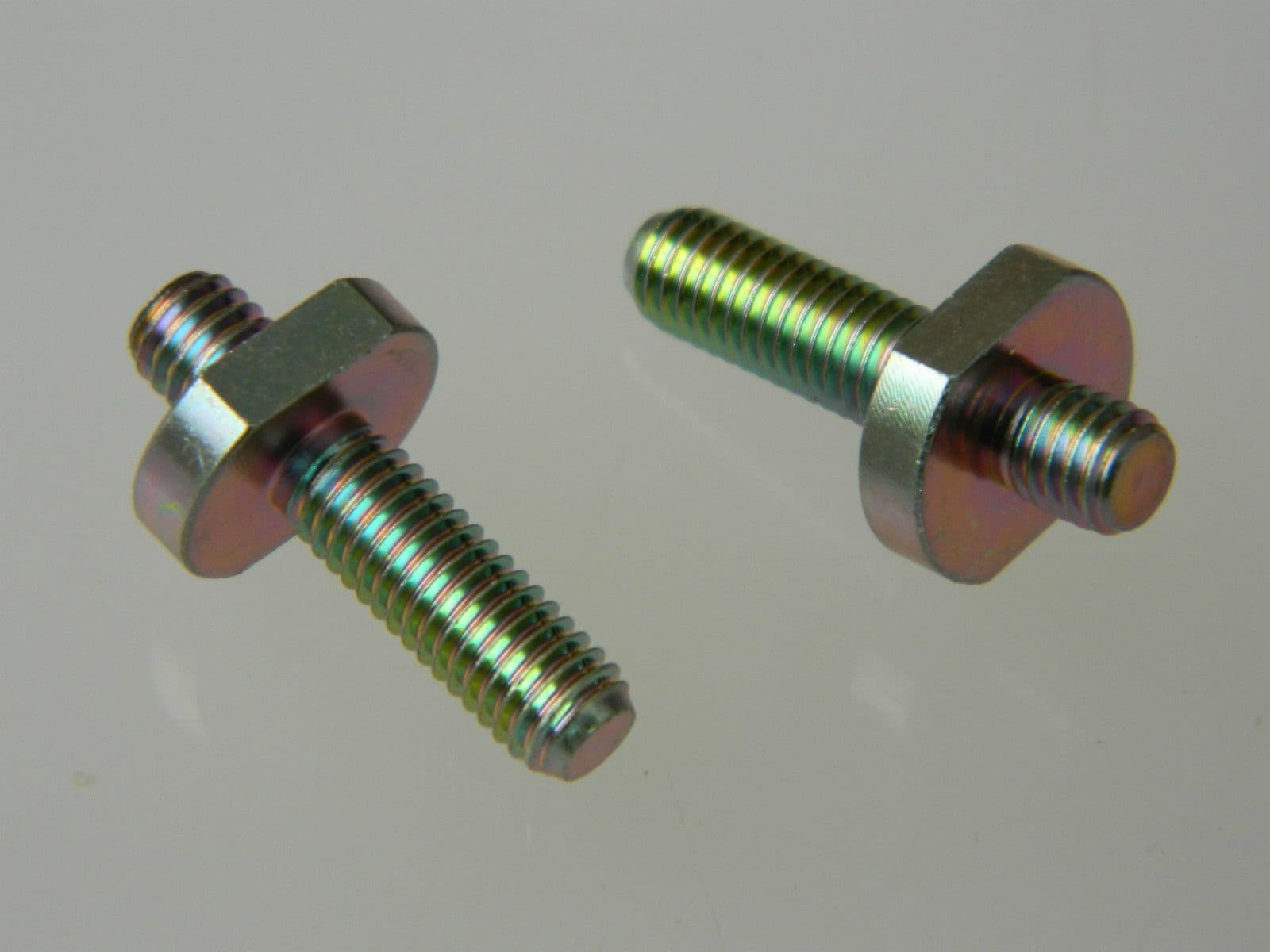 2 x M5 Threaded Studs Shouldered Total Length 23mm R12