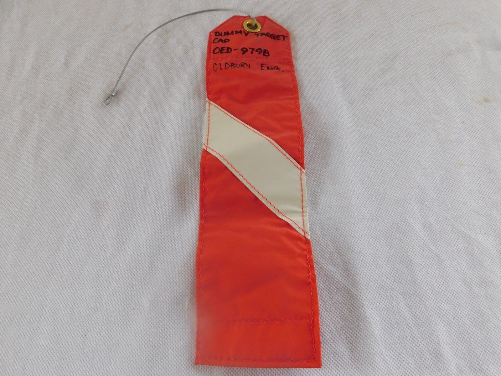Aircraft 12" Remove Before Flight Flag With White Stripe D4C
