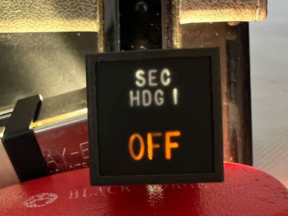 Aircraft Cockpit Illuminated SEC HDG I OFF Push Button Switch Indicator D5D