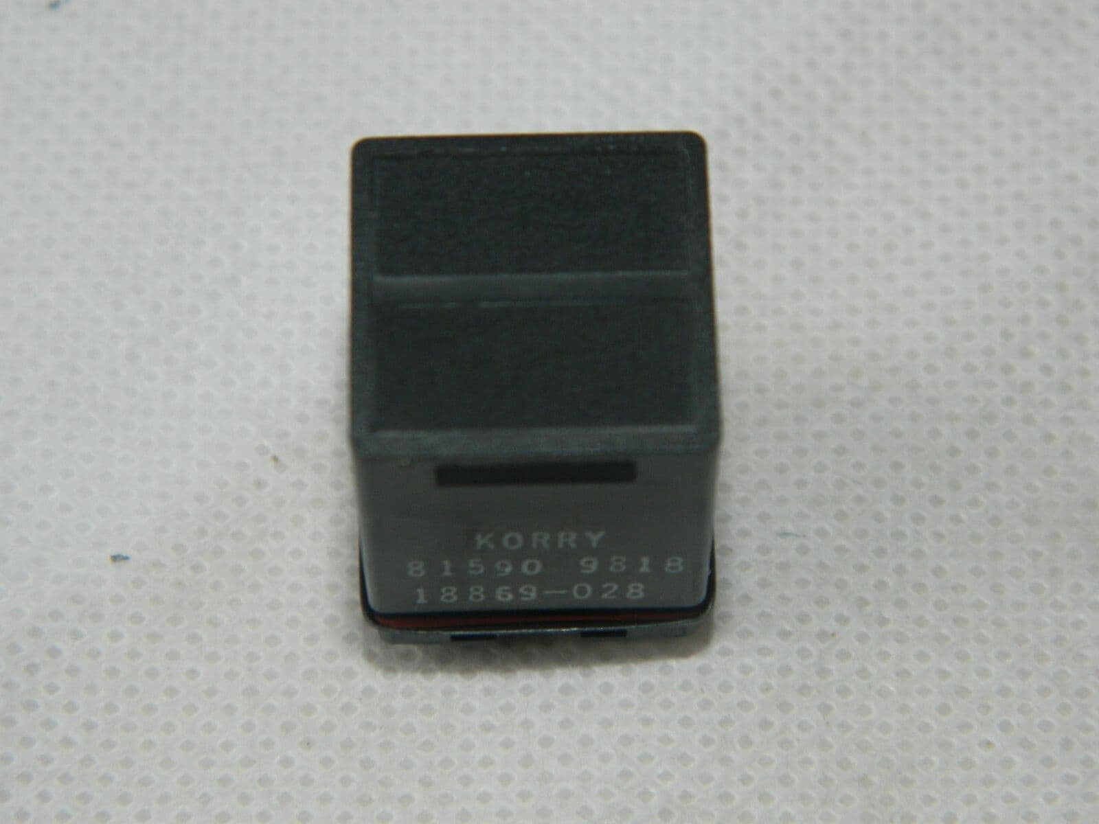 Aircraft Light Lens Indicator Shows PLTCM/FAULT with Bulbs 1R9D