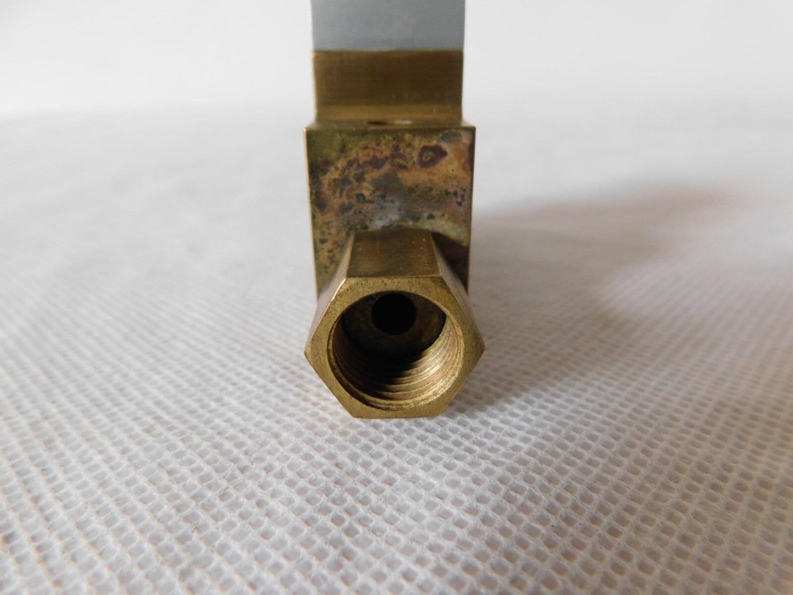 Aircraft Nitrogen Tyre Inflate/Deflate Control Valve D4C