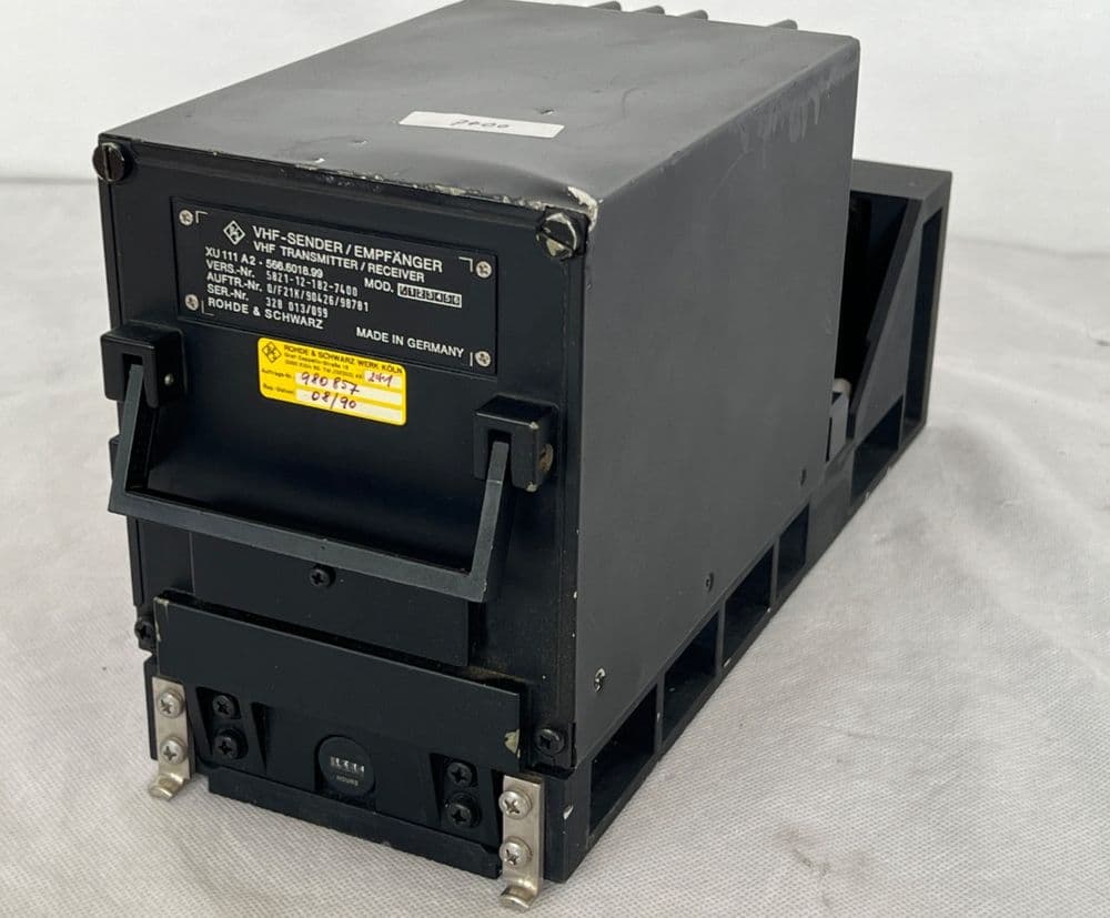 Aircraft VHF Rhode & Schwarz Transmitter Receiver In Mounting Tray D6E