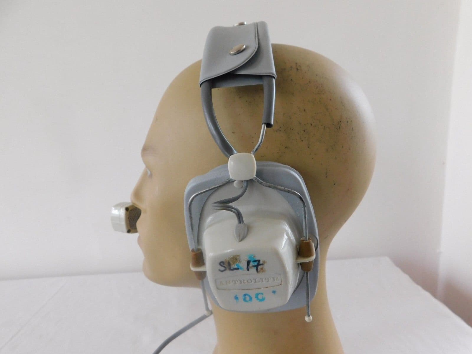 Astro Lite Headset And Microphone With 620A Telephone Plug D4C