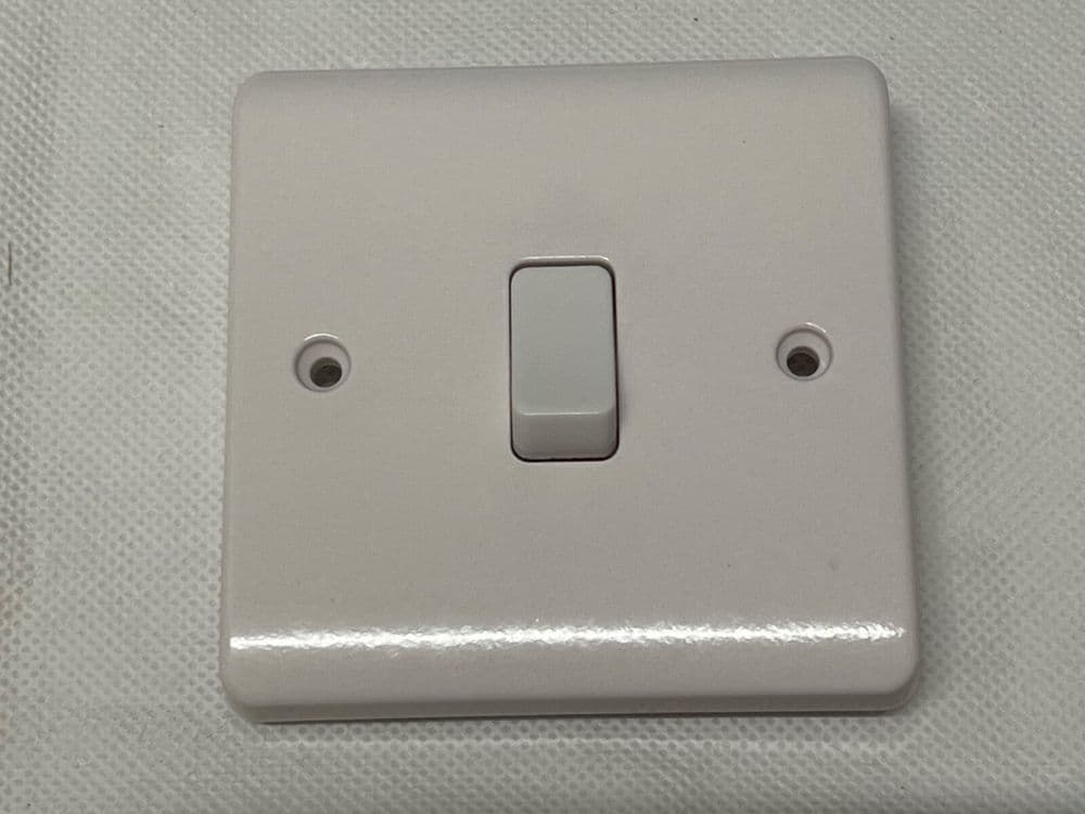Box Of 10 Ashley 1 Gang 1 Way Wall Light Switch 10A GR7C