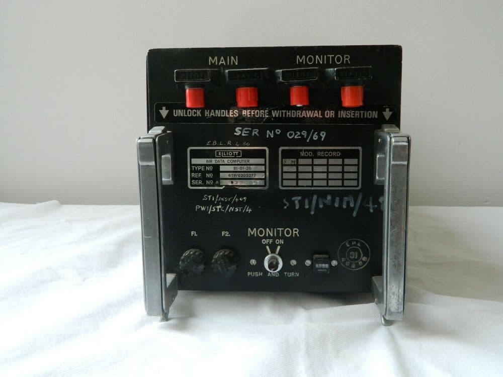 Elliott Aviation Aircraft Mechanical Air Data Computer Type 81-01-026 1R16A