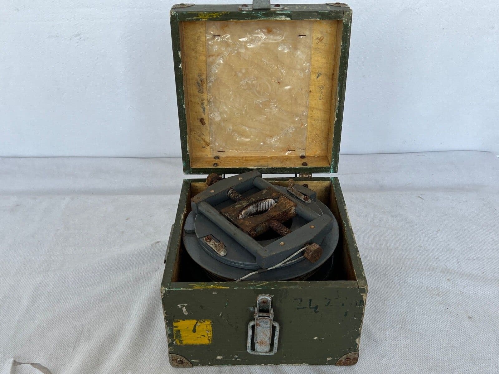 Ex Military MK 2 No 8 Fuze Extractor Comes In Olive Green Case D6E