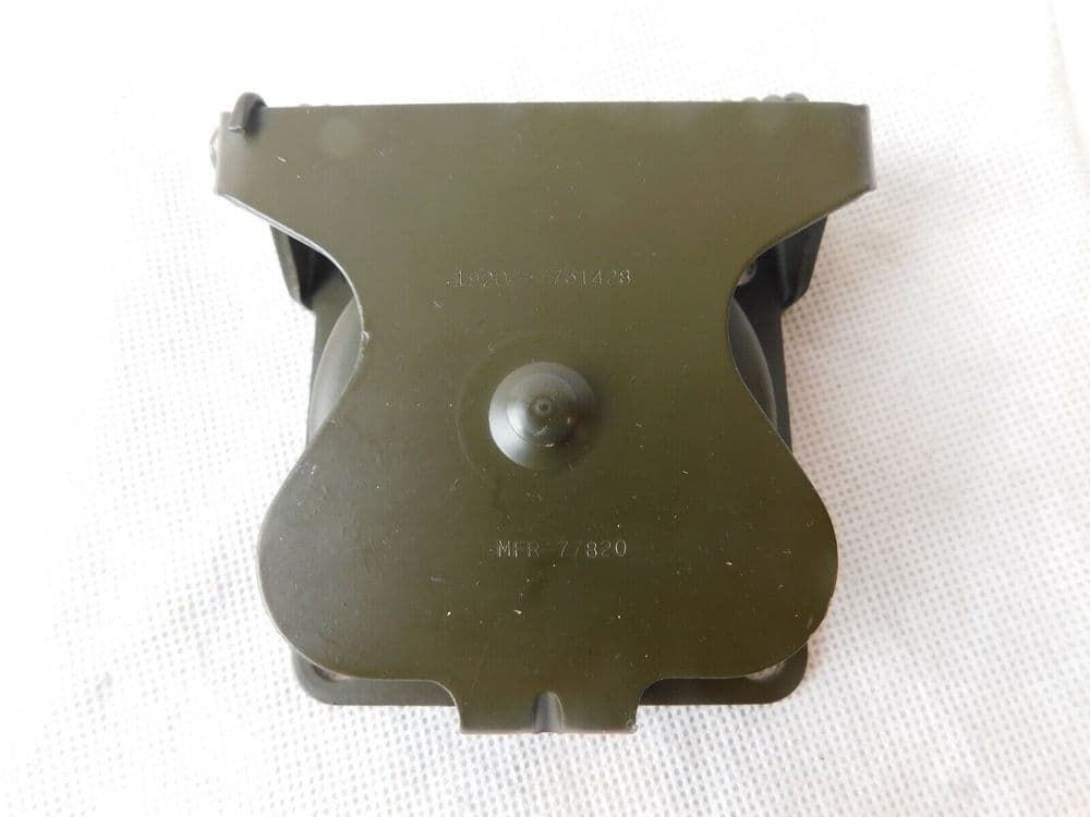 Ex MOD Land Rover Military Vehicle Nato Trailer Socket Cover 1R10D