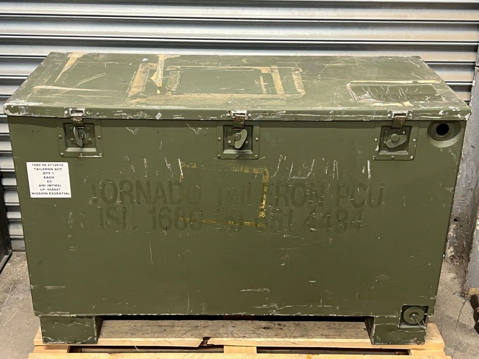 Ex MOD Large Aluminium Green Storage Container With Foam GR