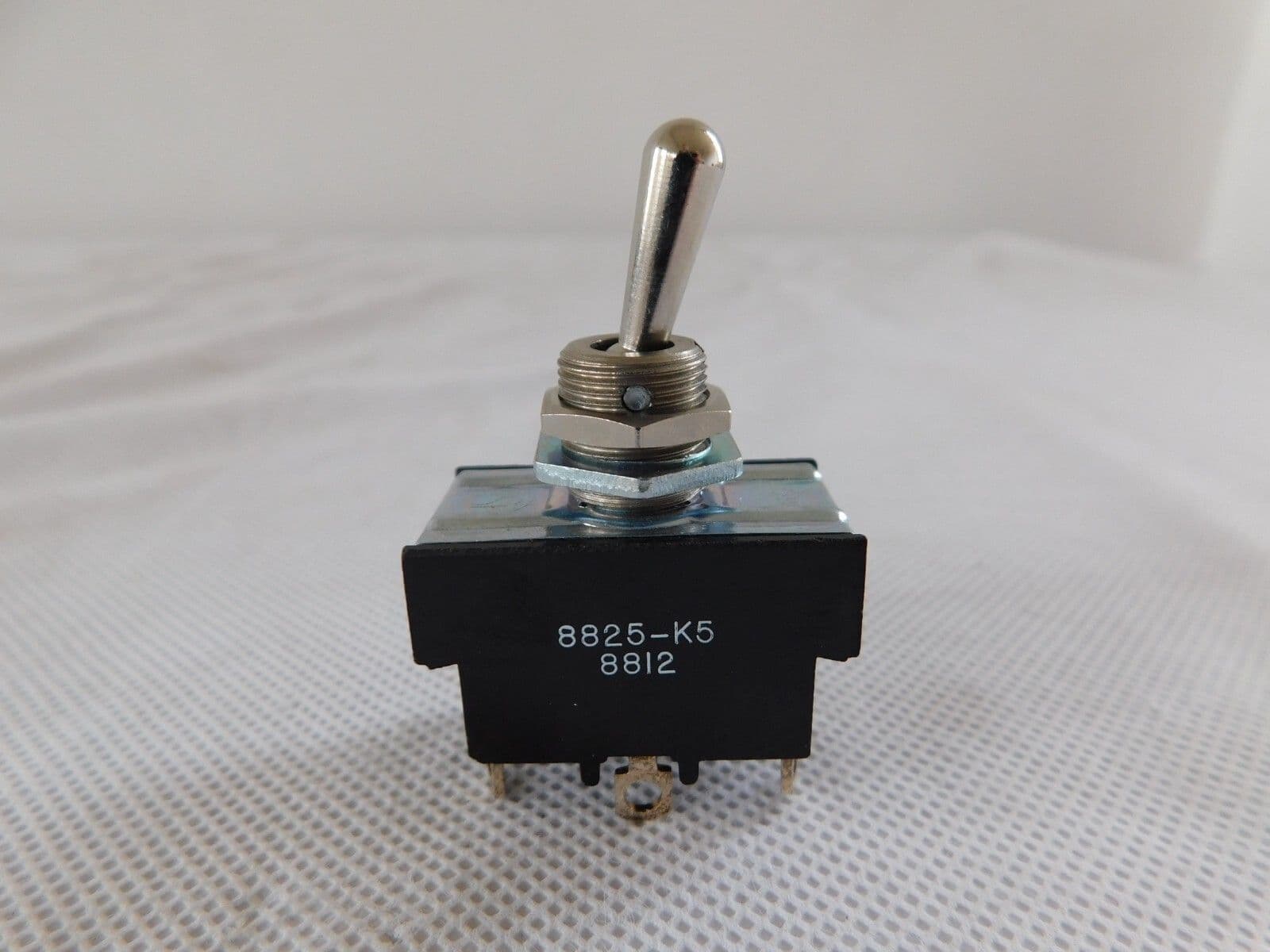 Ex RAF Aircraft 2 Position 2 Pole Toggle Switch Part No 8825-K5-8812 D5D