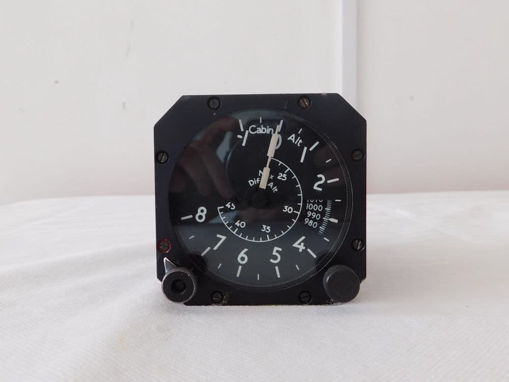 Ex RAF Aircraft Cabin Altimeter Pressure Indicator Gauge D4B