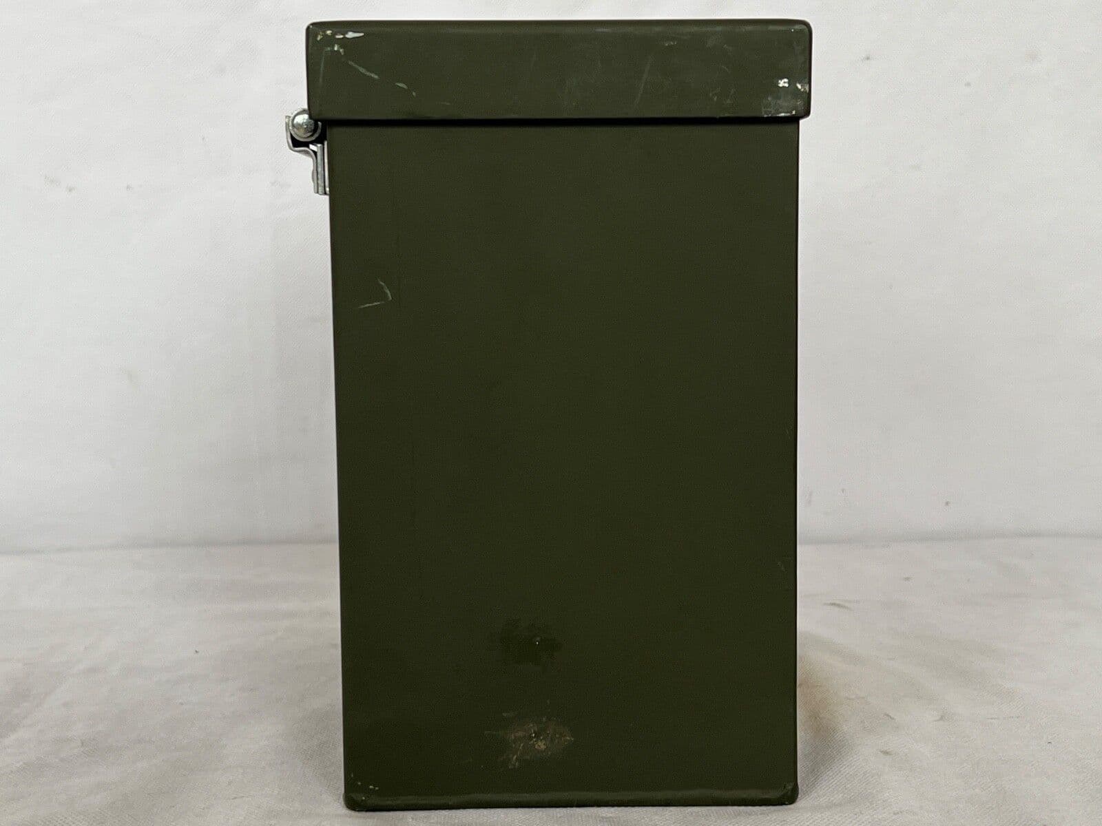 Ex RAF Green Storage Shipping Transport Case With Carry Handle & Foam D6E