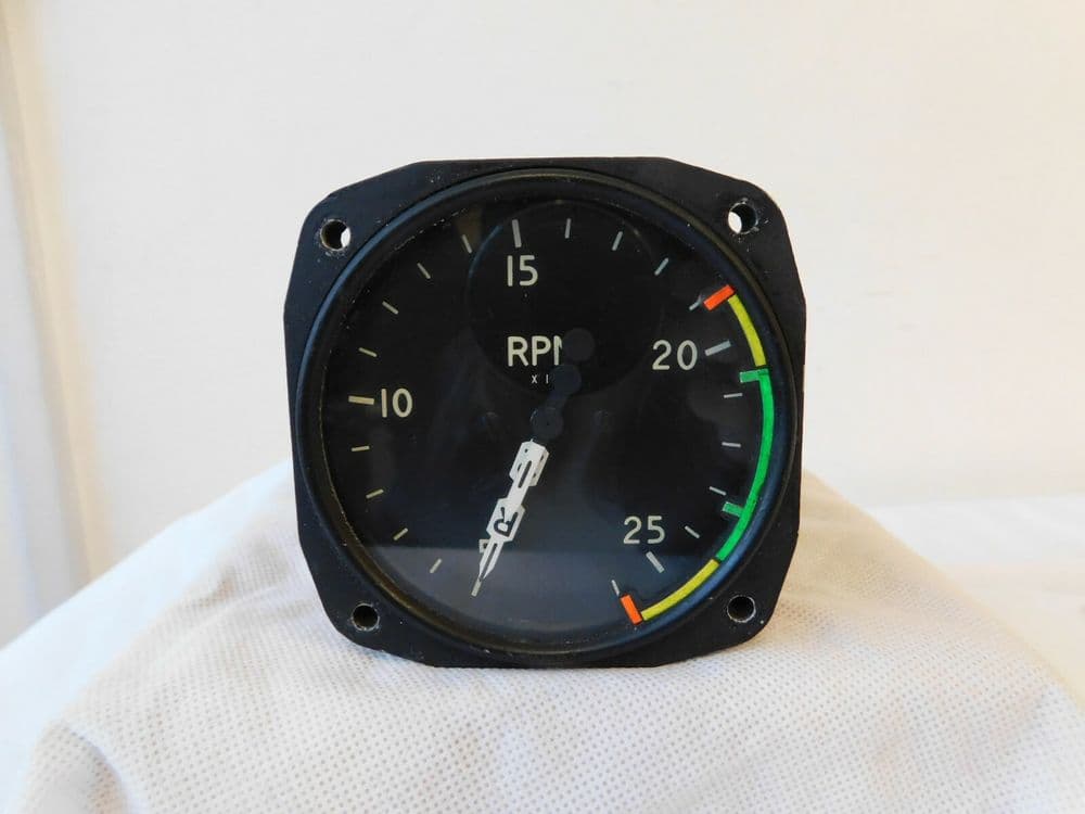 Ex RAF Helicopter Triple Tachometer RPM Gauge Type L31523-10-009 1R11A