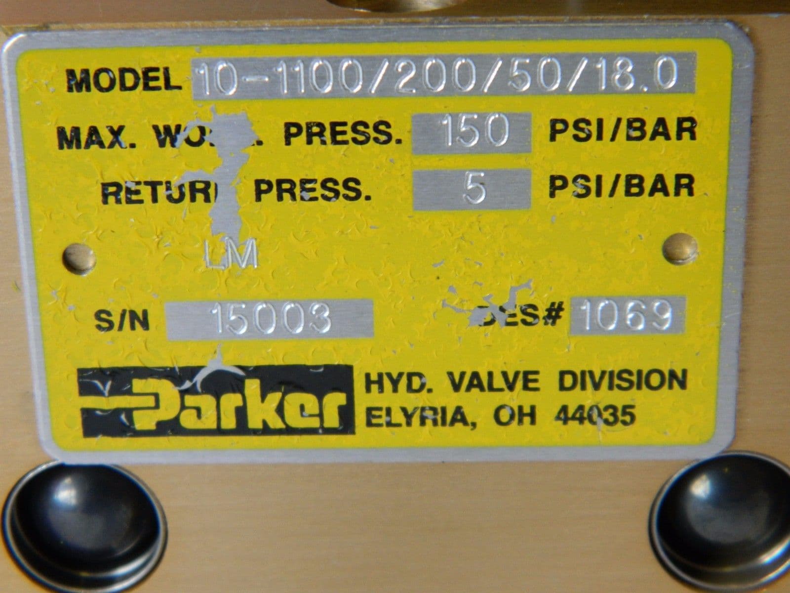 Parker Model 10-1100 Single Stage 4 Way Pneumatic Flow Control Valve 1R9E