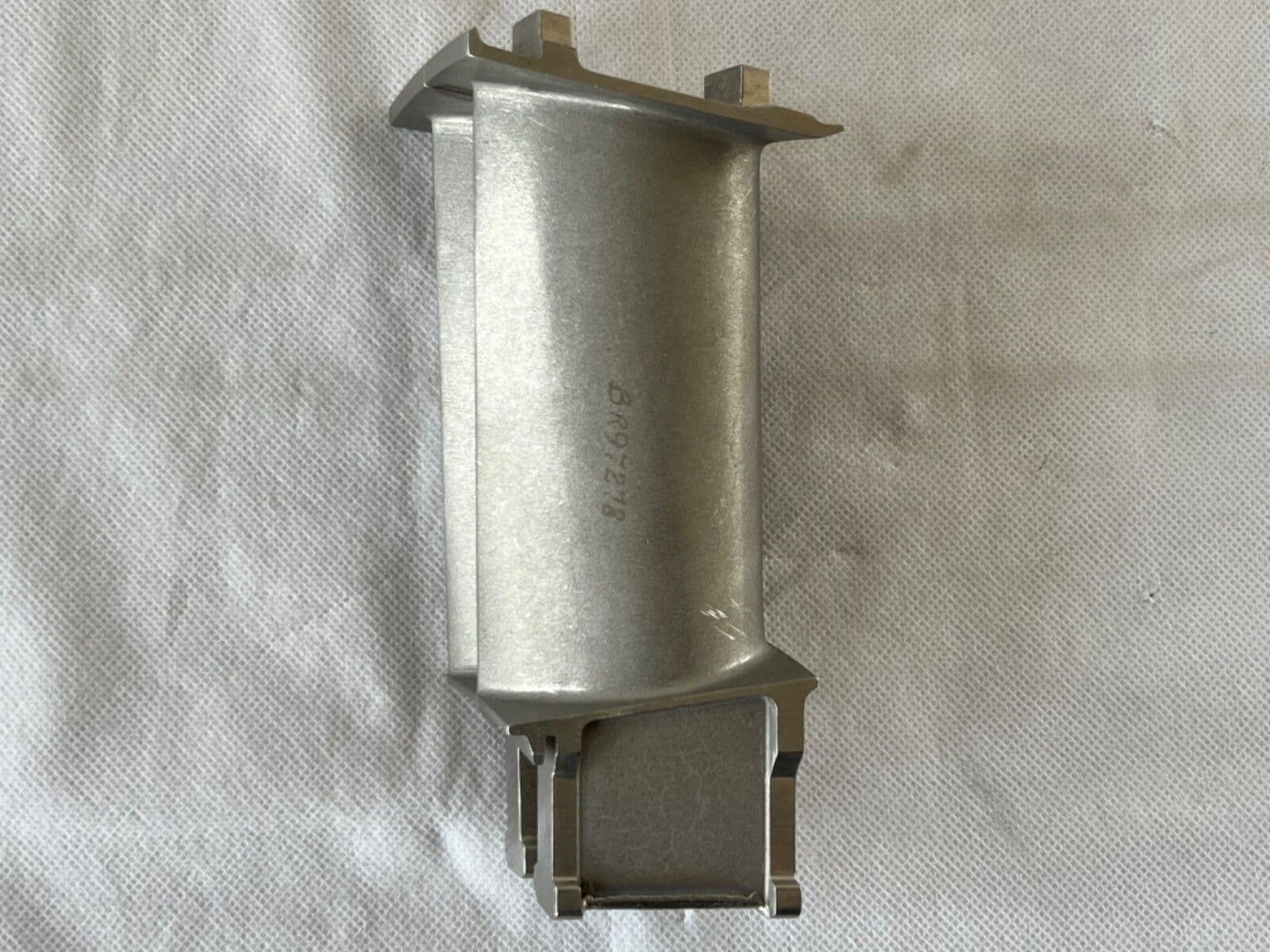 Rolls Royce Jet Engine Stator Blade BR3199Y 17 5 x 8 x 7cm PL53