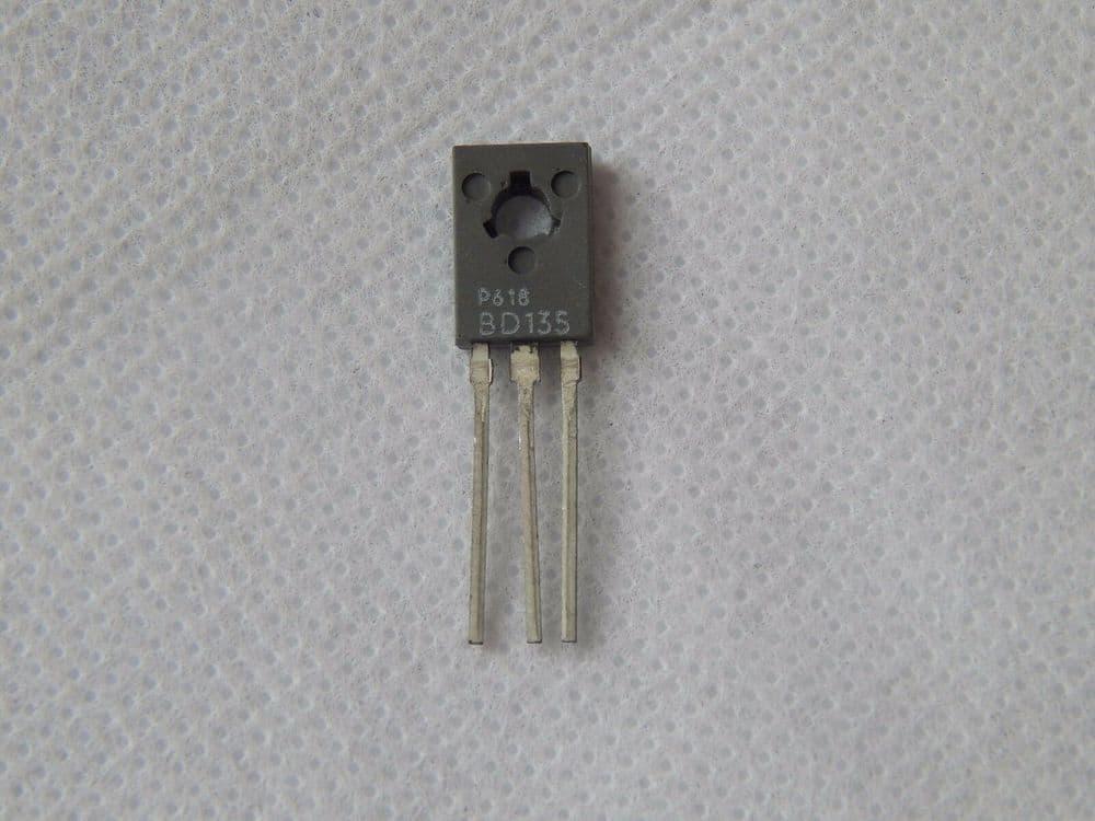 Silicon Transistor BD135 NPN 45V 1A 12W TO-126 3R1D EC48