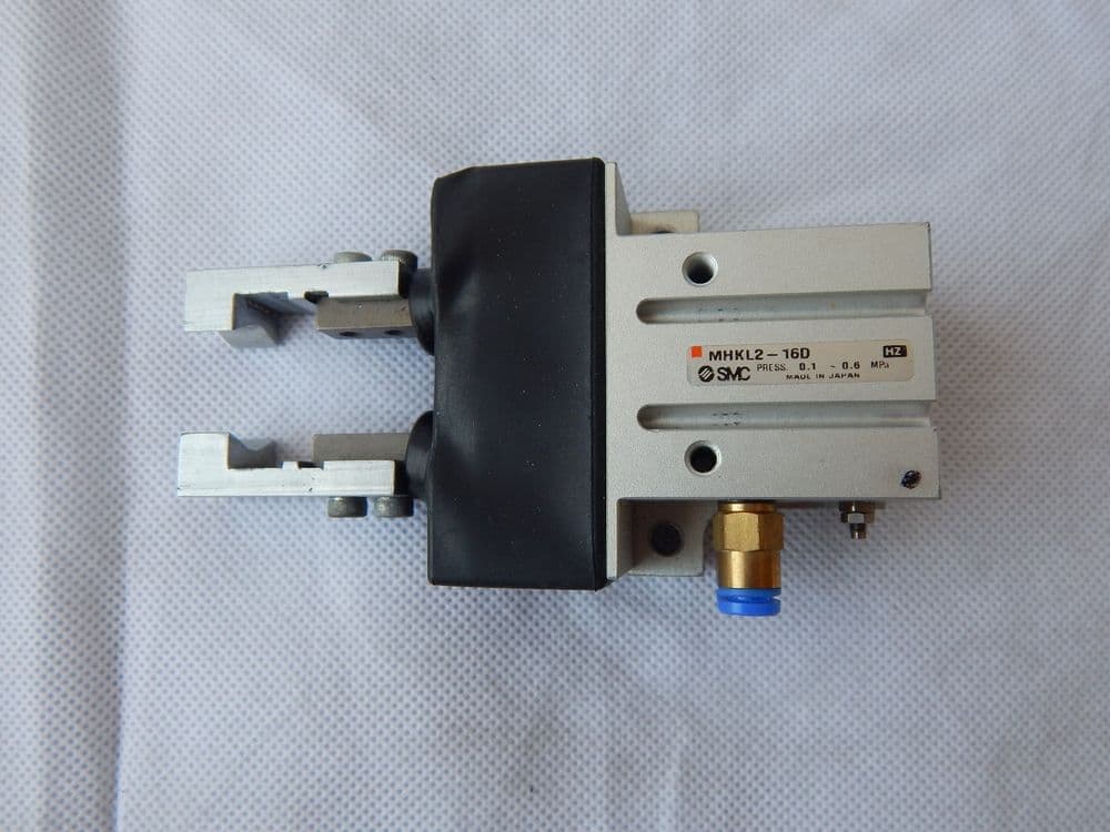SMC Air Chuck Type MHKL-16D Press 0 1-0 6MPa 1R10C