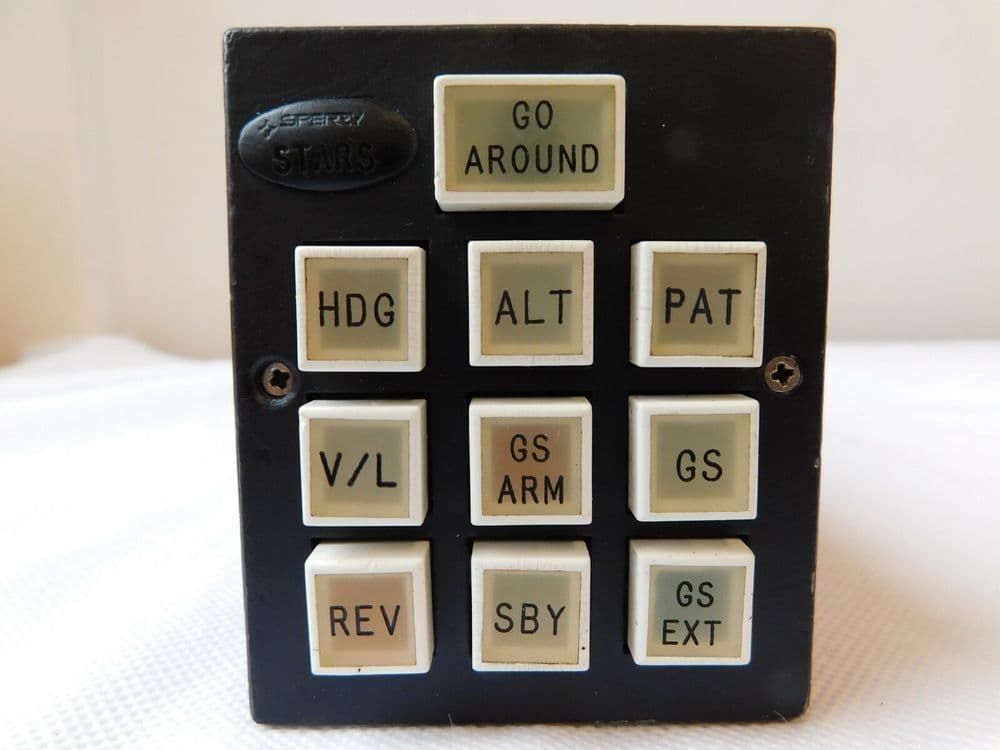 Sperry ZC-200 Flight Director Computer Controller Part No 4029516-420 1R8B