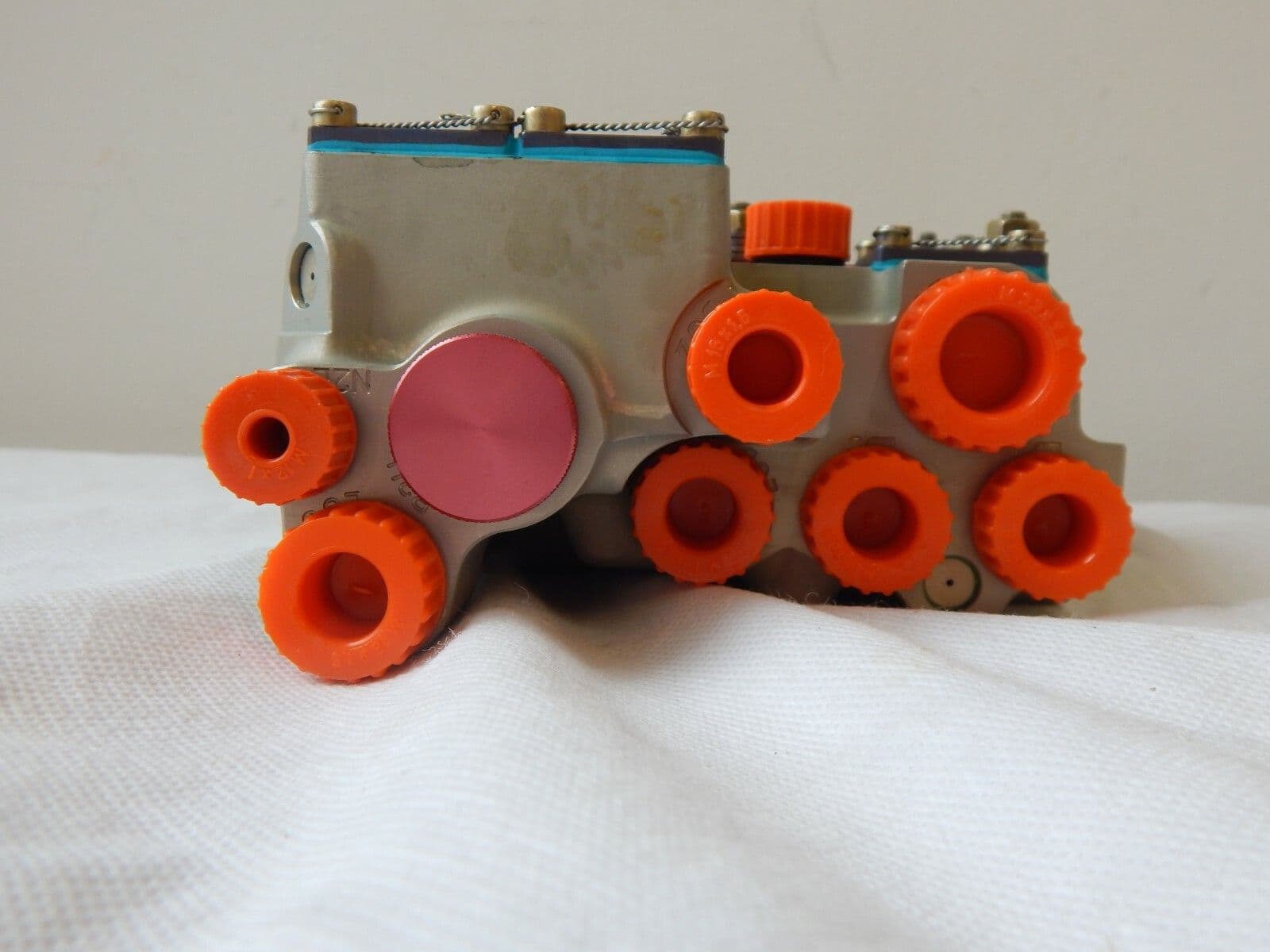 Tornado Aircraft D9893 Hydraulic Selector Valve Manifold 1R9D