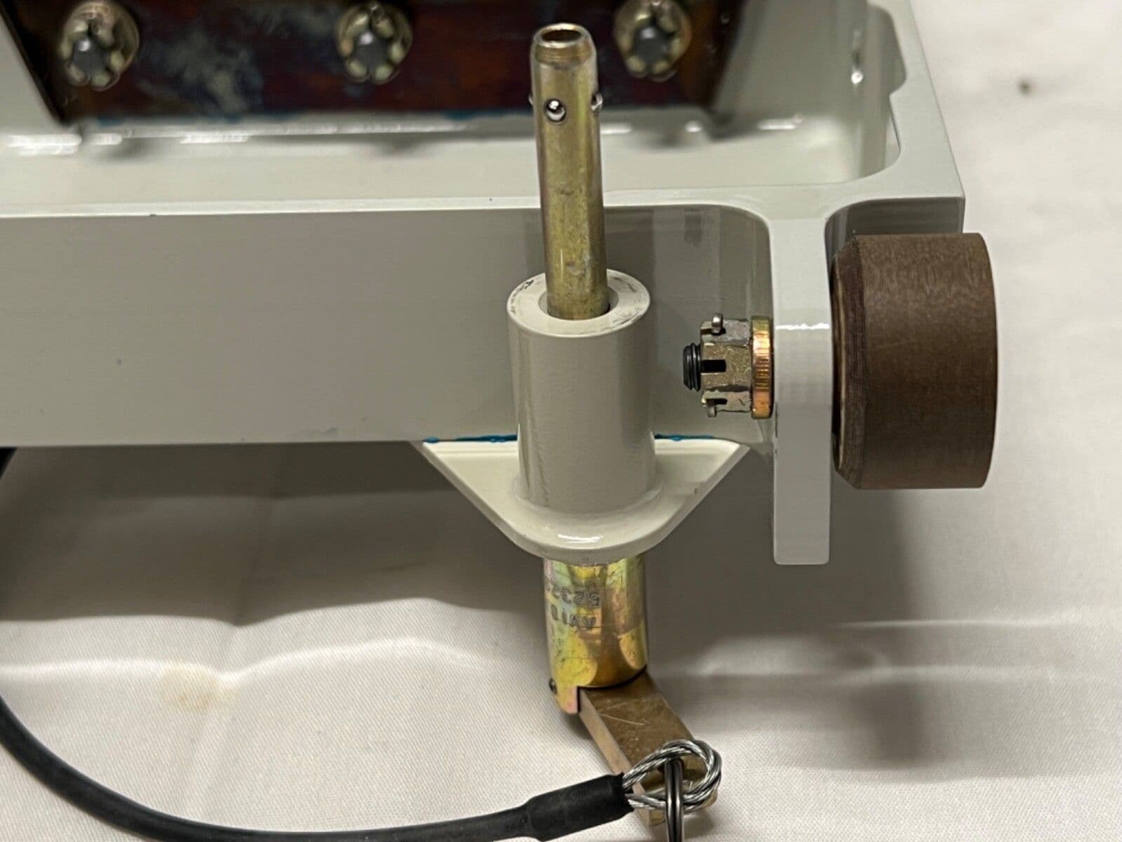 Tornado Aircraft Mounting Tray With Pip Pin A211182-405 GR401D