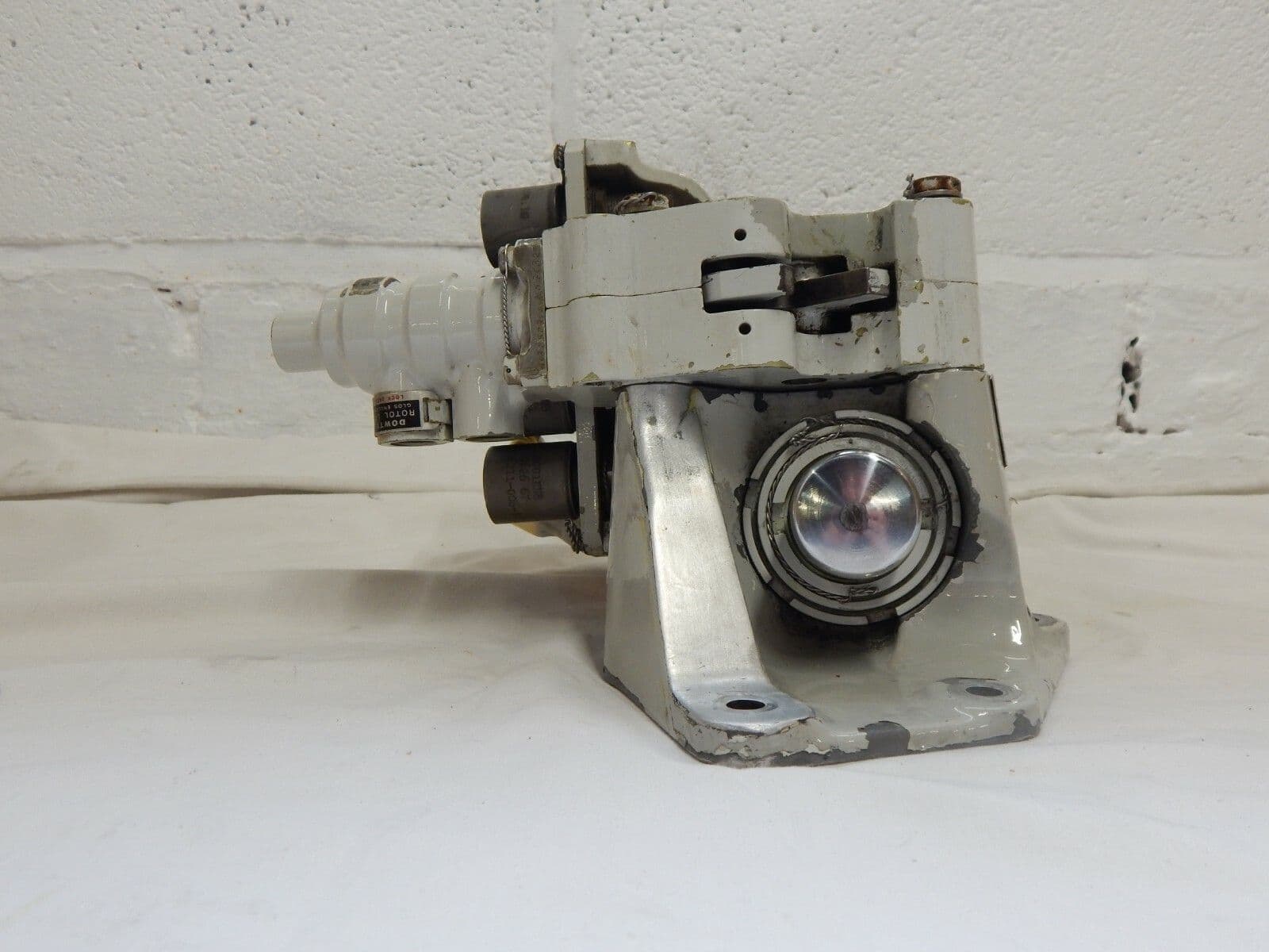 Tornado GR4 Aircraft Upstop and Uplock Damper Unit L/H From ZD788 GR3C